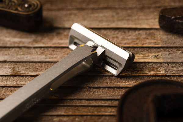 Select Single Blade Premium Razor | Proof
